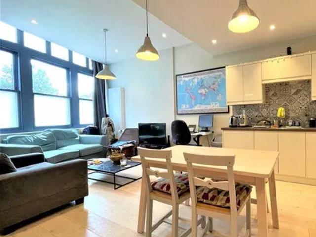 Krua, 90 Bedford Hill, London, SW12 9HE, United Kingdom | 3 bed apartment for rent #167540107 | Rentberry