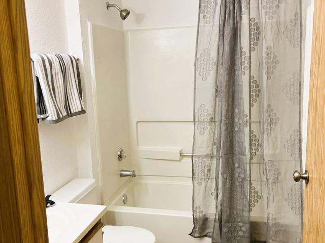 Kruse Villa Apartments 1 Bedroom Apartment for Rent at 15370 Bangy Rd, Lake Oswego, OR 97035 Lake Forest