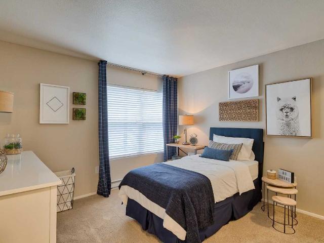 Kruseway Commons 2 Bedroom Apartment for Rent at 4933 Parkview Dr, Lake Oswego, OR 97035 Westlake