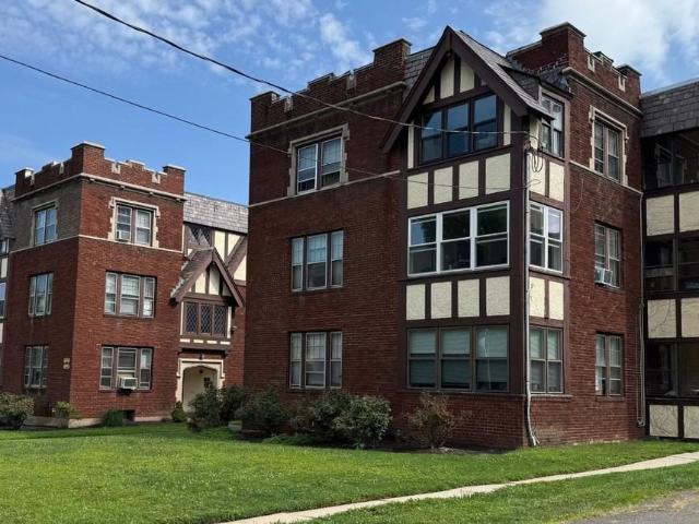 KWK III LLC 2 Bedroom Apartment for Rent at Farmington Ave, West Hartford, CT 06119