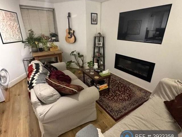Kyverdale Road, London, N16 1 bed flat to rent £1,550 pcm £358 pw