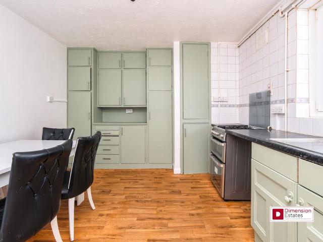 Kyverdale Road, Stoke Newington. 4 bed flat to rent £2,600 pcm £600 pw