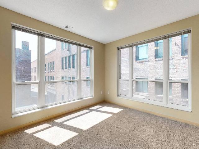 L14 Flats 1 Bedroom Apartment for Rent at 802 S 14th St, Omaha, NE 68108
