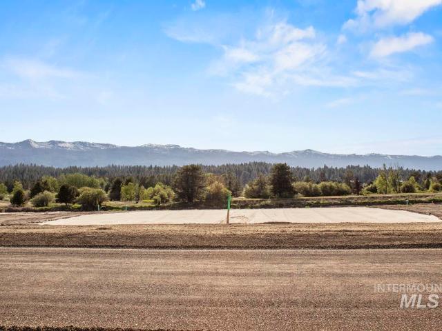 L15 B1 River Bank Drive