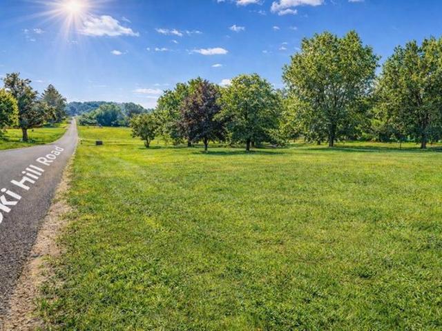L1 Ski Hill Rd, Reedsburg, WI 53959