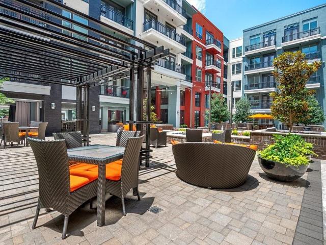 L2 Uptown 1 Bedroom Apartment for Rent at 2828 Lemmon Ave E, Dallas, TX 75204