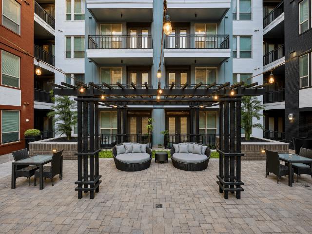 L2 Uptown 1 Bedroom Apartment for Rent at 2828 Lemmon Ave E, Dallas, TX 75204