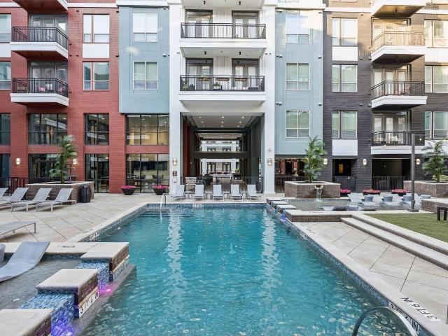 L2 Uptown 1 Bedroom Apartment for Rent at 2828 Lemmon Ave E, Dallas, TX 75204