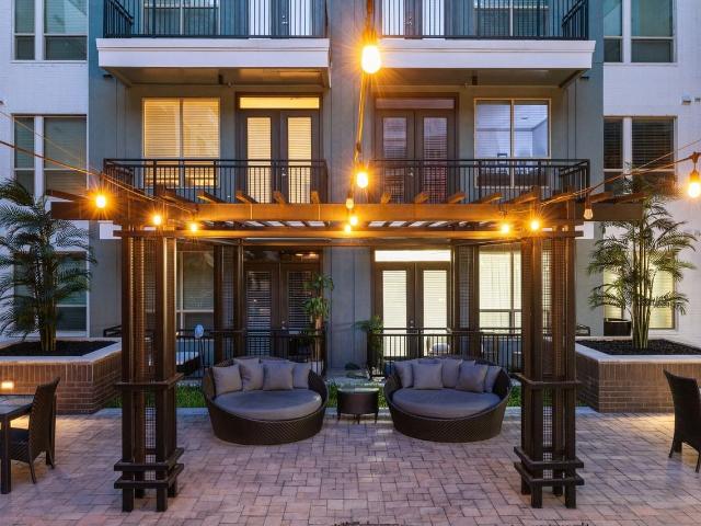 L2 Uptown 1 Bedroom Apartment for Rent at 2828 Lemmon Ave E, Dallas, TX 75204