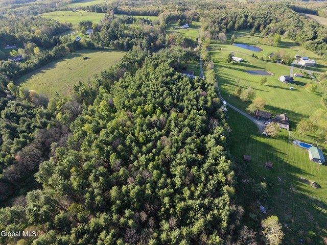 L6 3 Hall Rd, Pittstown, NY 12094