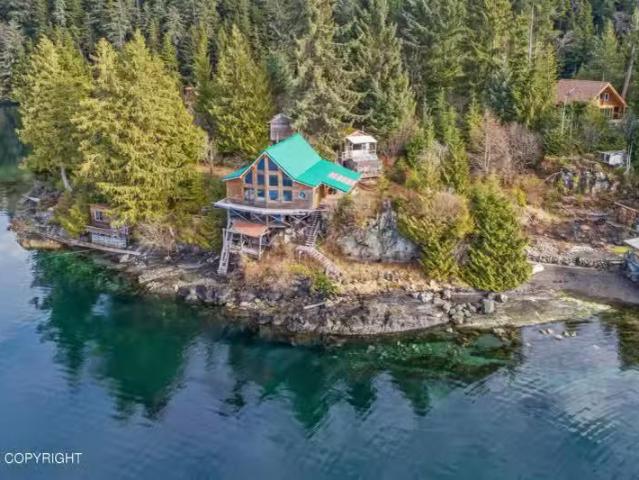 l OT 24 MEYERS CHUCK, MEYERS CHUCK, AK 99903 Single Family Res.