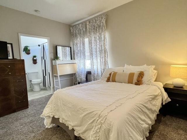 L.A. / NoHo Arts Furnished Private Bed/Bath