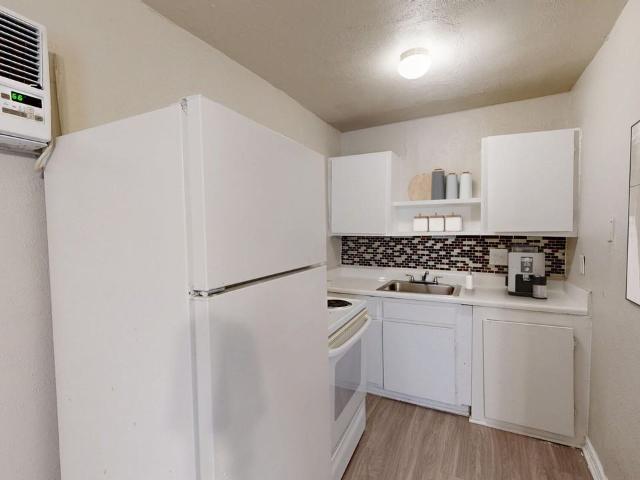 L ABRI APARTMENTS 1 Bedroom Apartment for Rent at 200 W Pioneer Pkwy, Arlington, TX 76010
