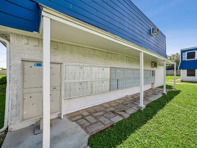 L ABRI APARTMENTS 3 Bedroom Apartment for Rent at 200 W Pioneer Pkwy, Arlington, TX 76010