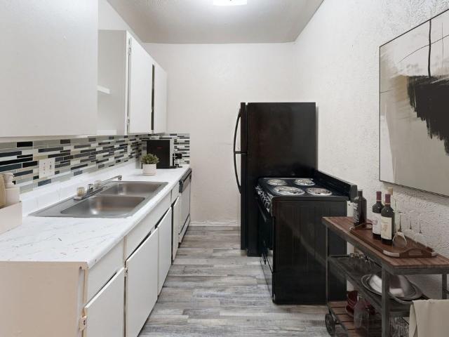 L ABRI APARTMENTS Studio Apartment for Rent at 200 W Pioneer Pkwy, Arlington, TX 76010