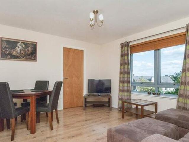 L – Restalrig Drive, Edinburgh, 1 Bedroom Flat