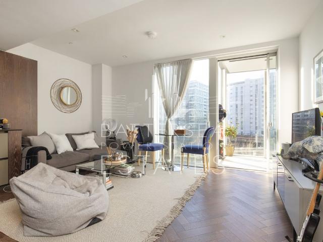 L 000572, 4 Circus Road West, Battersea SW11, 1 bed flat to rent, £3,600 pcm | PrimeLocation