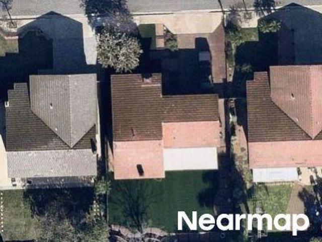 La Tierra Ln