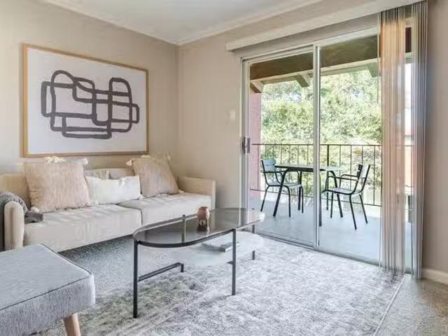 La Valencia, 350 Budd Ave, Campbell 1 Bedroom 1 Bath