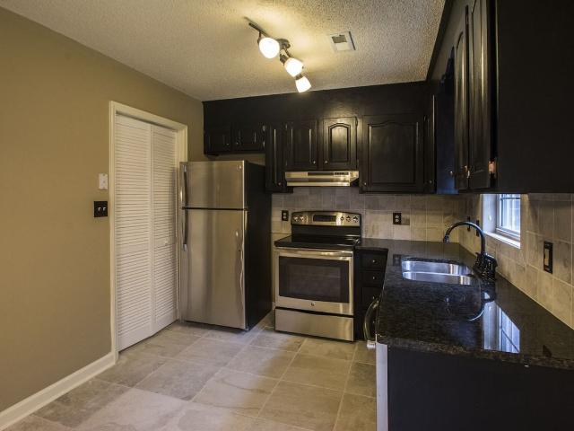 La Vie on 18th Ave. 2 Bedroom Apartment for Rent at 1602 18th Ave Ne, Hickory, NC 28601