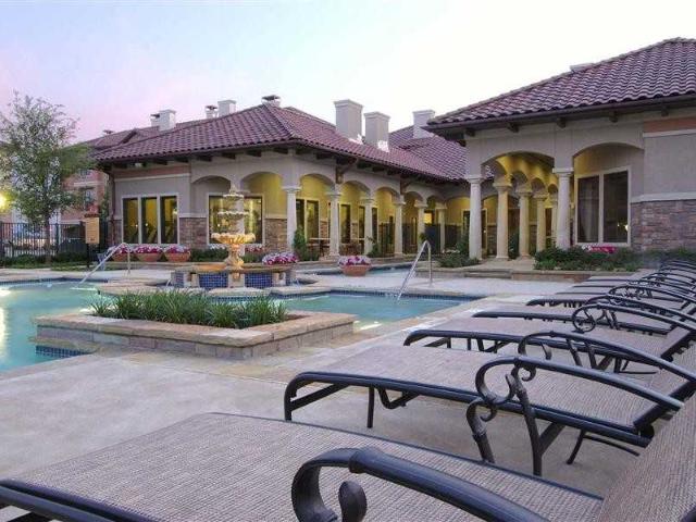 La Villita Lakeside and Landings 1 Bedroom Apartment for Rent at 6727 Deseo, Irving, TX 75039