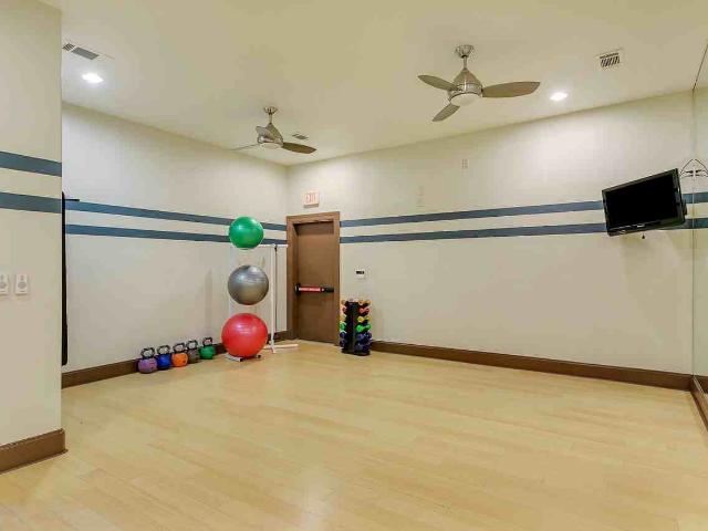 La Villita Lakeside and Landings 2 Bedroom Apartment for Rent at 6727 Deseo, Irving, TX 75039