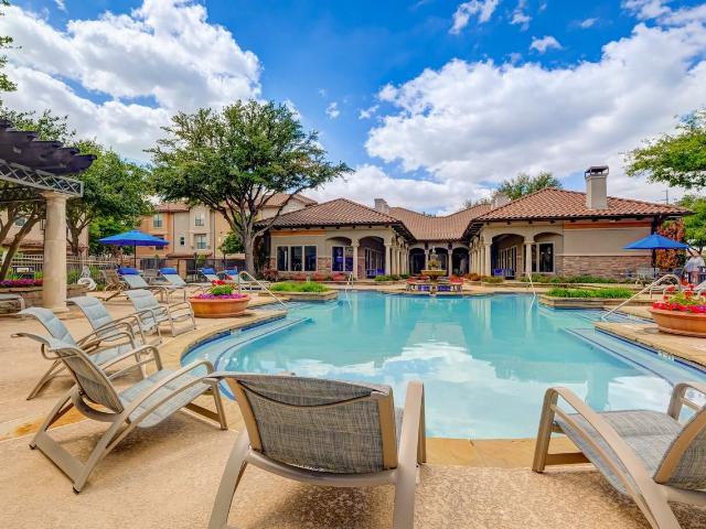 La Villita Lakeside and Landings 2 Bedroom Apartment for Rent at 6727 Deseo, Irving, TX 75039