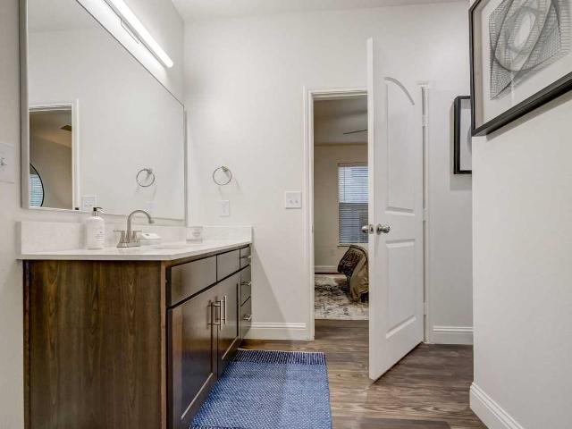 La Villita Lakeside and Landings 2 Bedroom Apartment for Rent at 6727 Deseo, Irving, TX 75039