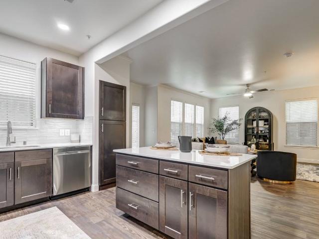 La Villita Lakeside and Landings 2 Bedroom Apartment for Rent at 6727 Deseo, Irving, TX 75039