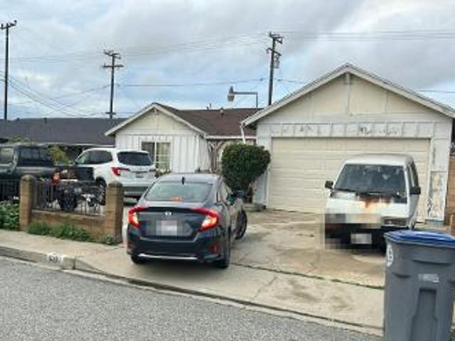 La Canada Ave