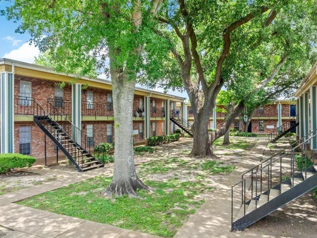 La Carmona 1 Bedroom Apartment for Rent at 8917 S Gessner Rd, Houston, TX 77074 Braeburn