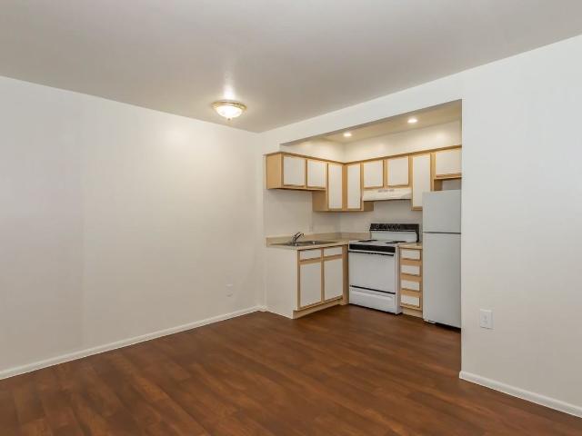 La Cascada I Apartments 1 Bedroom Apartment for Rent at 248 East Ruth Avenue, Phoenix, AZ 85020