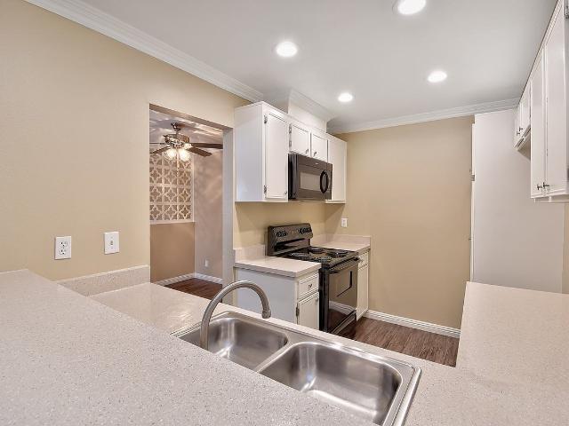 LA COSTA Studio Apartment for Rent at 1401 N Placentia Ave, Fullerton, CA 92831
