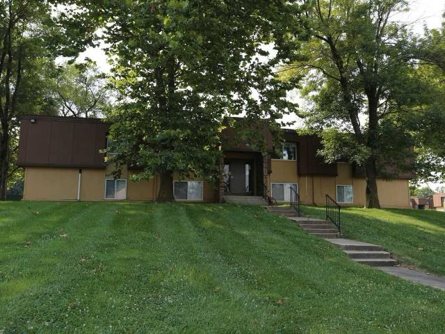 La Hacienda 3 Bedroom Apartment for Rent at 2100 N 57th St, Kansas City, KS 66104 Bethel Welborn