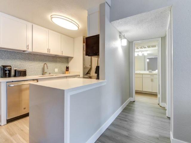 La Jolla Blue 1 Bedroom Apartment for Rent at 7039 Charmant Dr, San Diego, CA 92122 University City