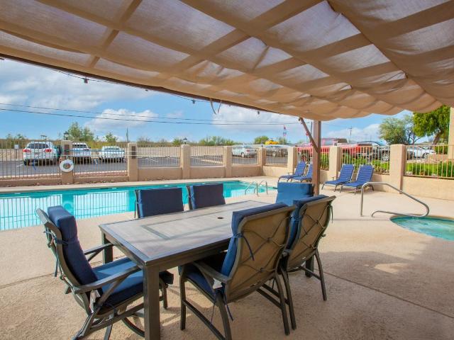 La Lomita 2 Bedroom Apartment for Rent at 2080 W Speedway Blvd, Tucson, AZ 85745