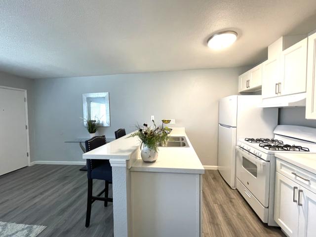 La Madera Apartments at 935 W. Swain Road