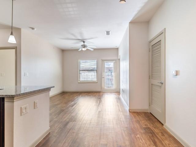 La Mariposa Apartments 1 Bedroom Apartment for Rent at 2930 Plum Creek Ln, Houston, TX 77087 Gulfgate Pine Valley