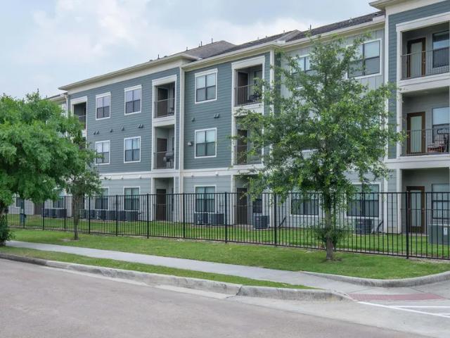 La Mariposa Apartments 2 Bedroom Apartment for Rent at 2930 Plum Creek Ln, Houston, TX 77087 Gulfgate Pine Valley