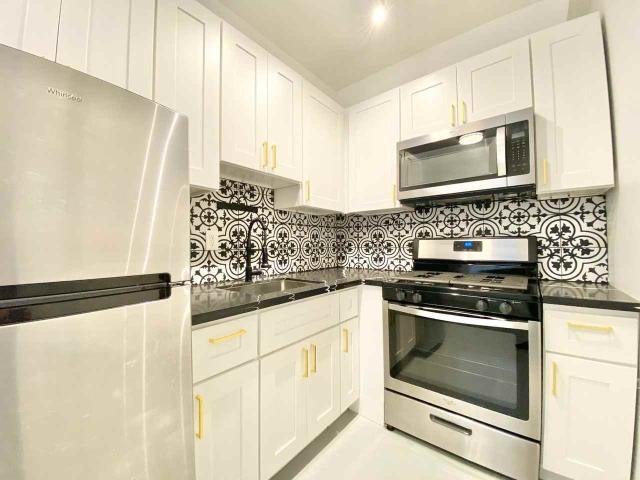 La Marquise LLC Studio Apartment for Rent at 535 S Gramercy Pl, Los Angeles, CA 90020 Greater Wilshire