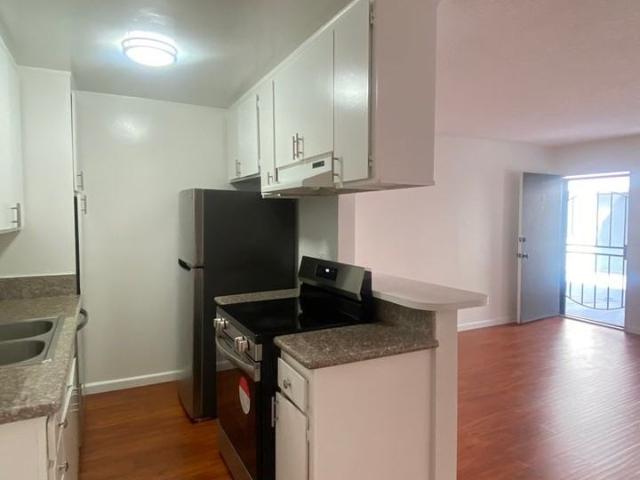 La Playa 07 SM 1 Bedroom Apartment for Rent at 1313 9th St, Santa Monica, CA 90401 Mid City