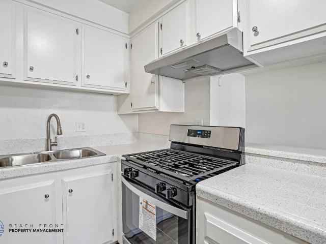 La Rue Apartments 2 Bedroom Apartment for Rent at 8721 Imperial Hwy, Downey, CA 90242 Downey
