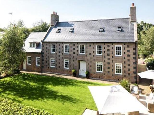 La Rue Des Varvots, St Lawrence, 4 Bedroom Detached