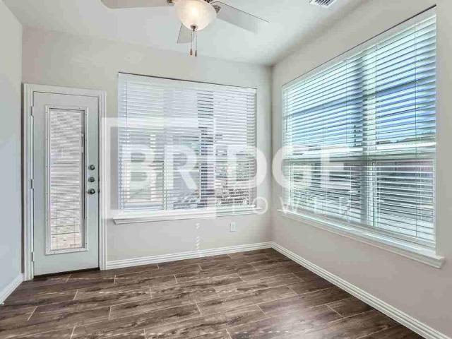 Lamar Townhomes 3 Bedroom Home for Rent at 301 E Lamar St, Mckinney, TX 75069