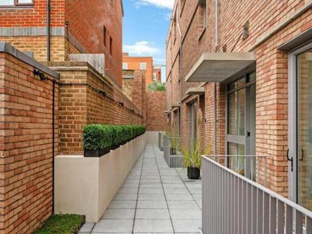 Lamb Lane, London Fields, 3 Bedroom Terraced