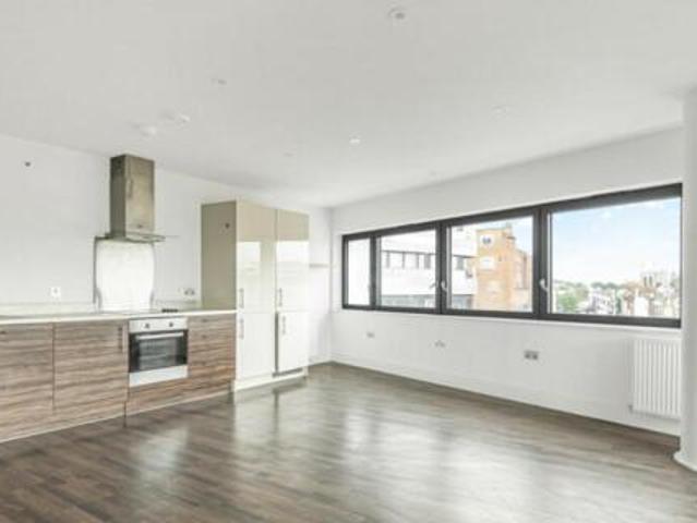 Lambarde Square, London, 2 Bedroom Flat
