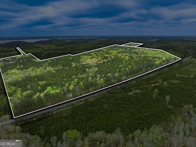Lambert Rd, West Point, GA 31833
