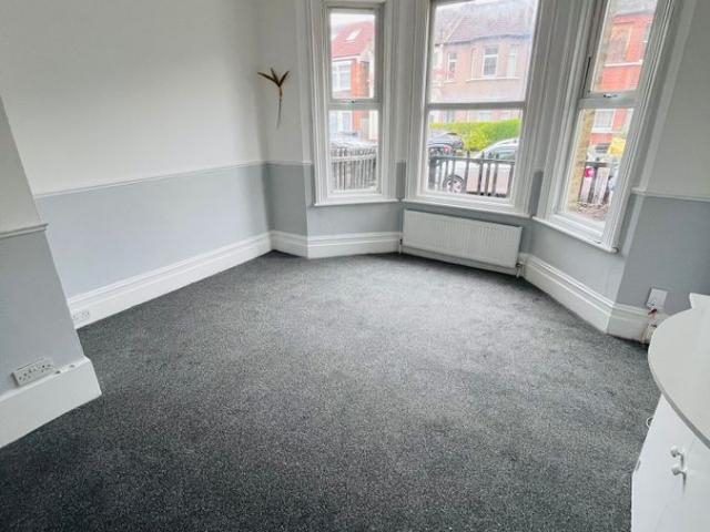 Lambert Road, London N12, 2 bed flat to rent, £2,150 pcm | PrimeLocation