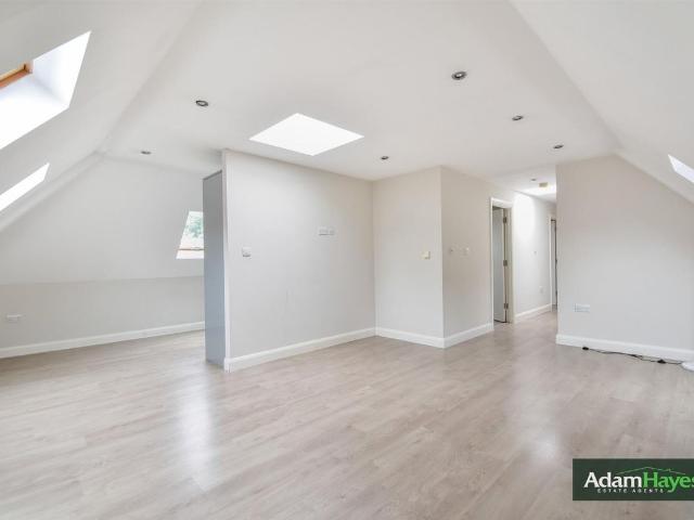 Lambert Way, North Finchley N12, 2 bed flat to rent, £1,850 pcm | PrimeLocation
