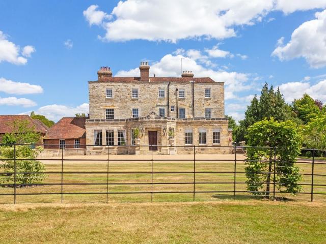 Lamberhurst, Tunbridge Wells TN3, 3 bed flat to rent, £1,950 pcm | PrimeLocation